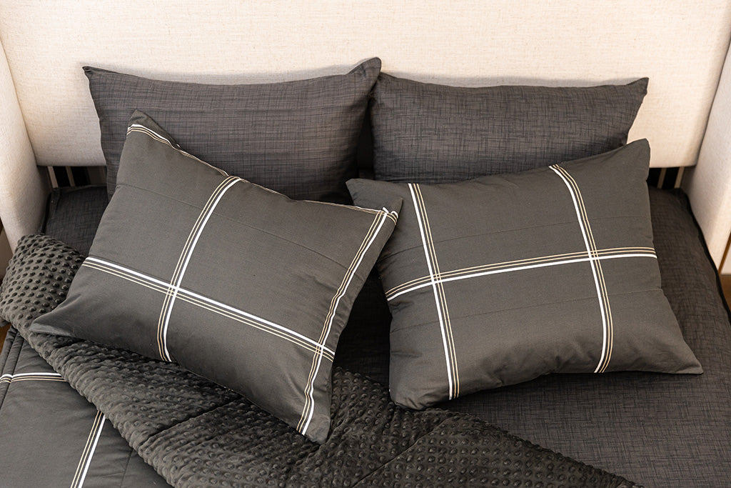 Jordan Bed: Charcoal Gray Plaid Zipper Bedding | Beddy's