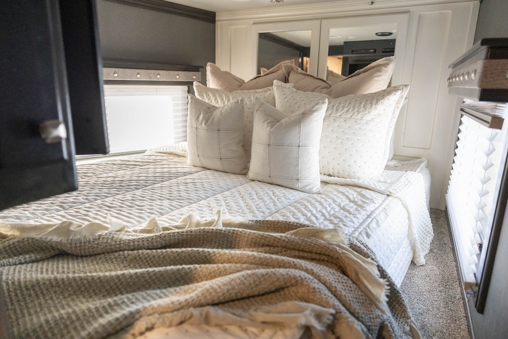 Monroe Luxe Bedding: Cream Embroidered Luxury | Beddy's